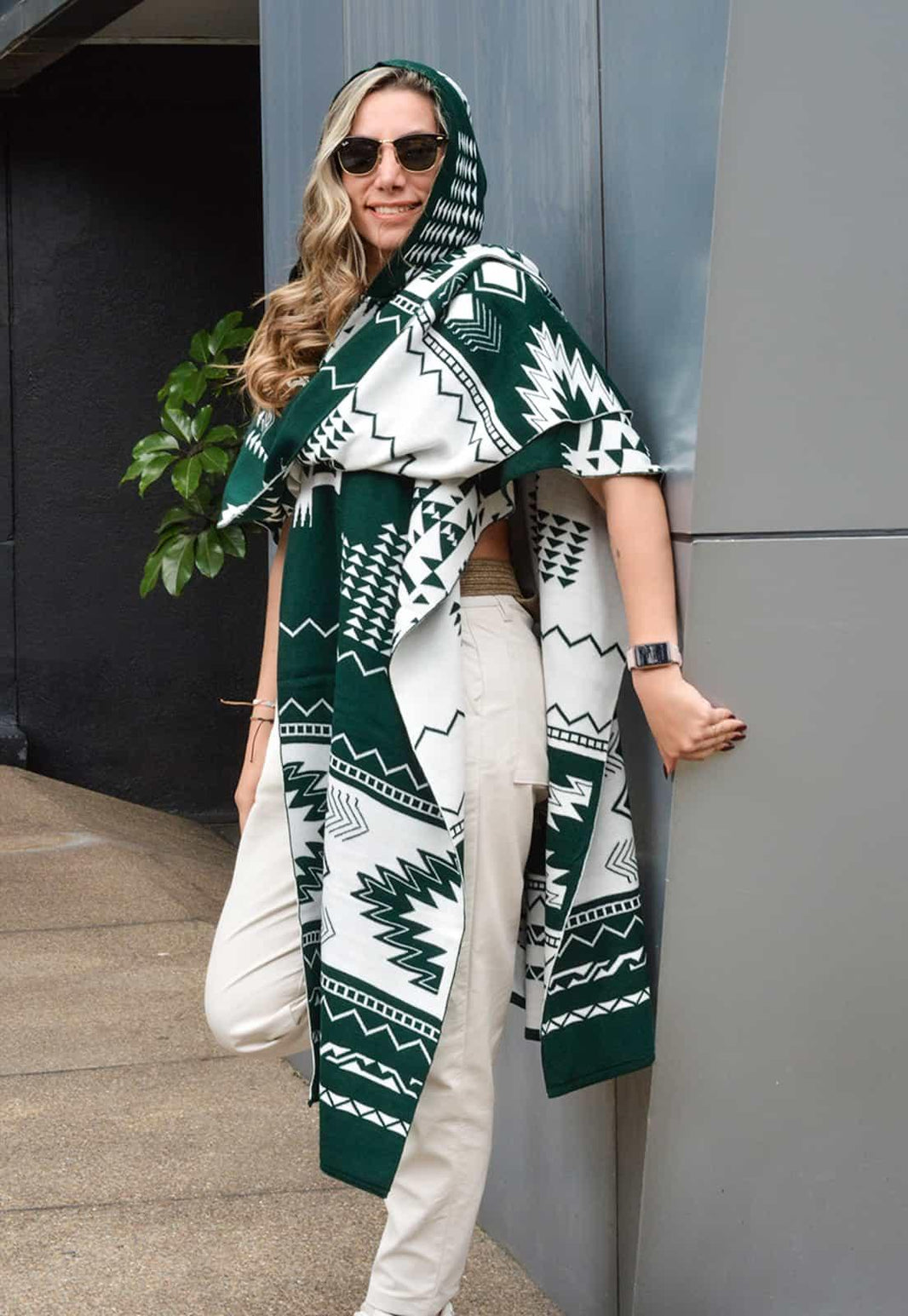 Ruanas para Mujer 🇨🇴. Ponchos modernos tejidos – Giive